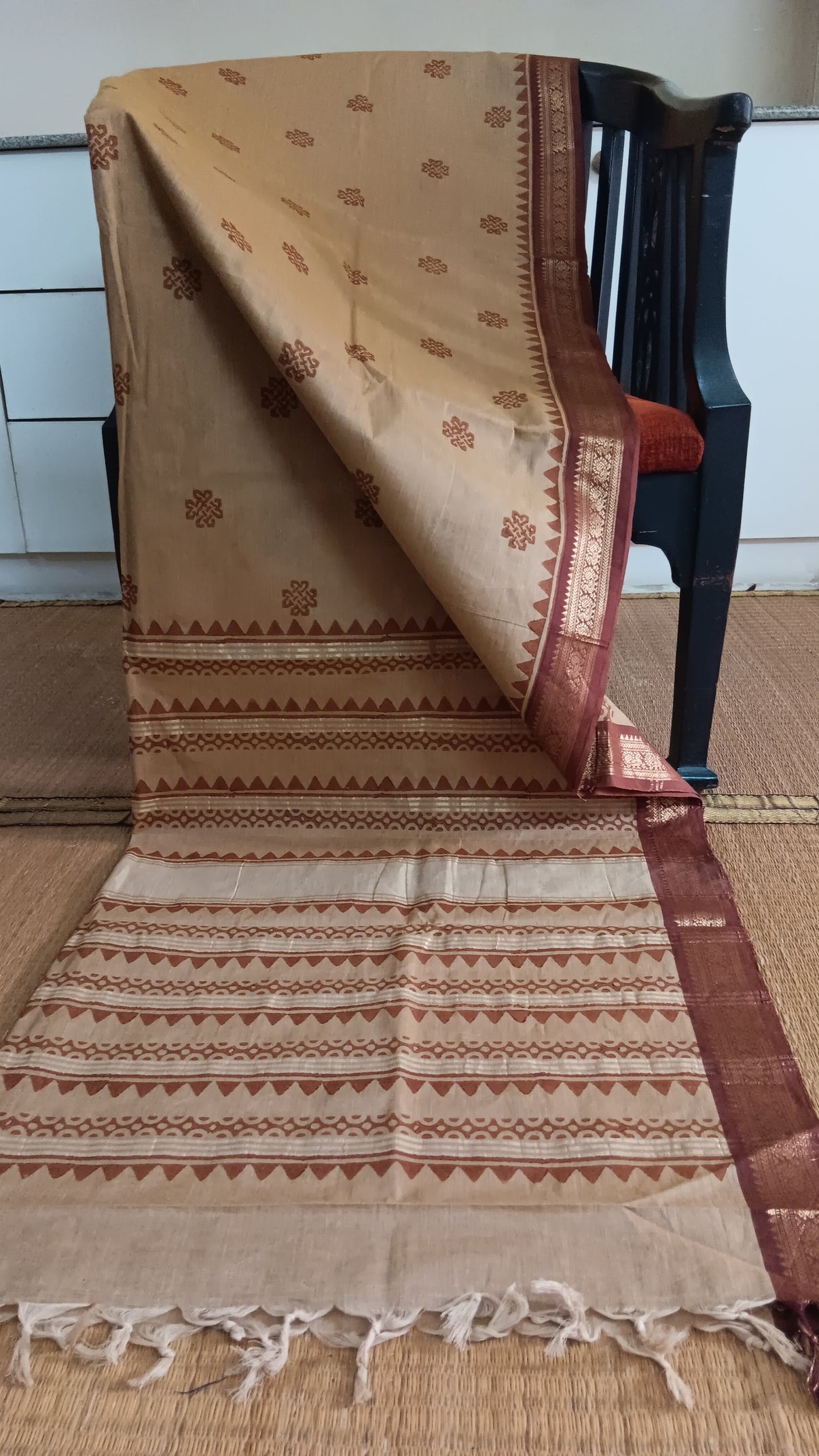 Beige cotton saree zari border (CGOP-504) – Chaani.in